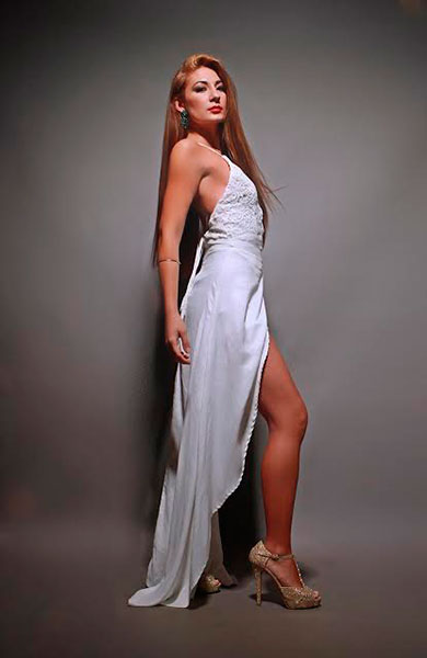 Female Solo Singer 107303/ International Talent Agency "Rising Stars".